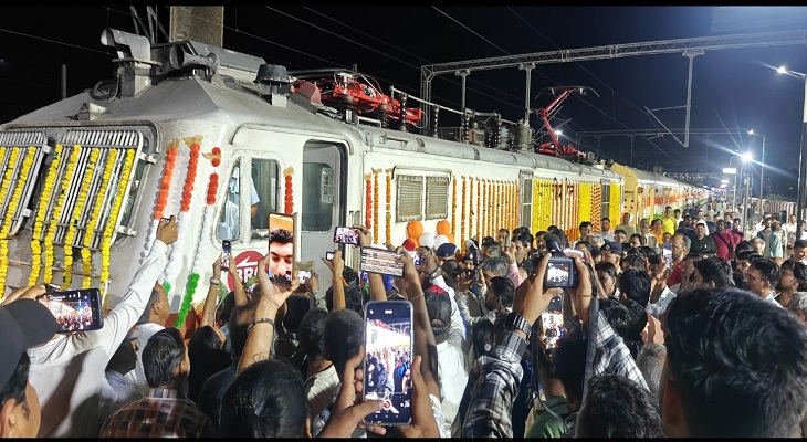 સાંસદ પૂનમબેન માડમ દ્વારા ઓખા–તિરુપતિ એક્સપ્રેસને પ્રસ્થાન સંકેત બતાવી ...